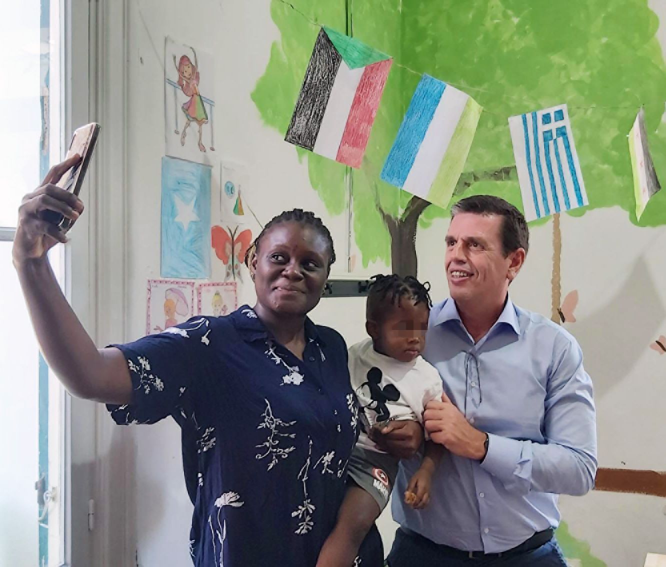 The Minister of Migration and Asylum visits the Accommodation Facility of METAdrasi in Chios ...